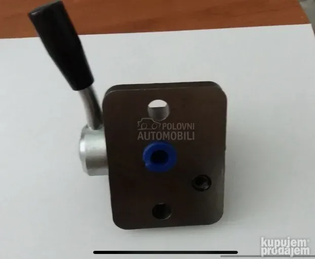 Ventil preklopnik razvodnik za IMT traktor spojke dzojstik ...