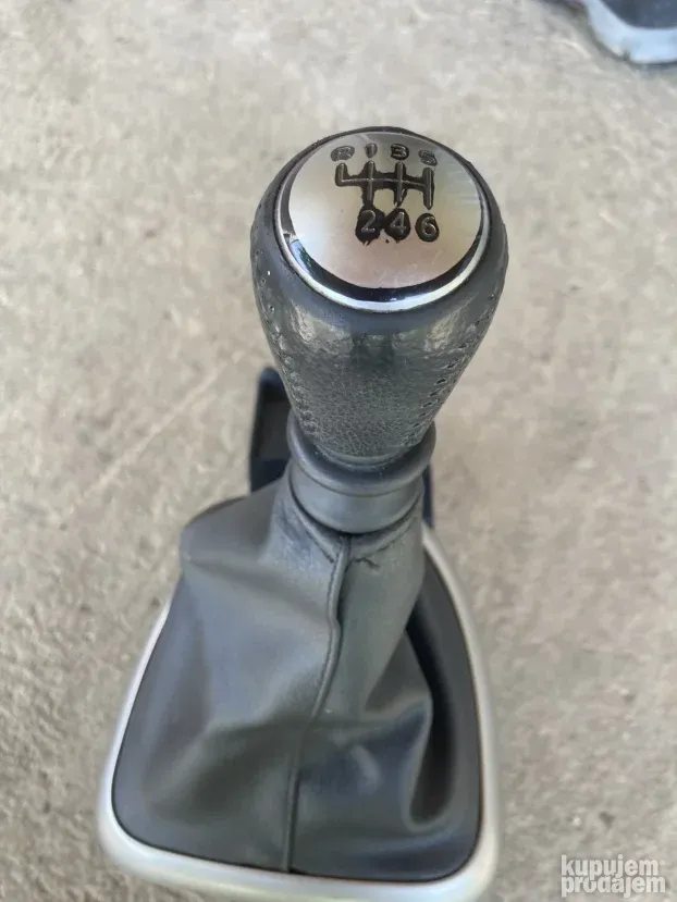 Rucica menjaca komplet kao sa slike NISSAN QASHQAI - KupujemProdajem