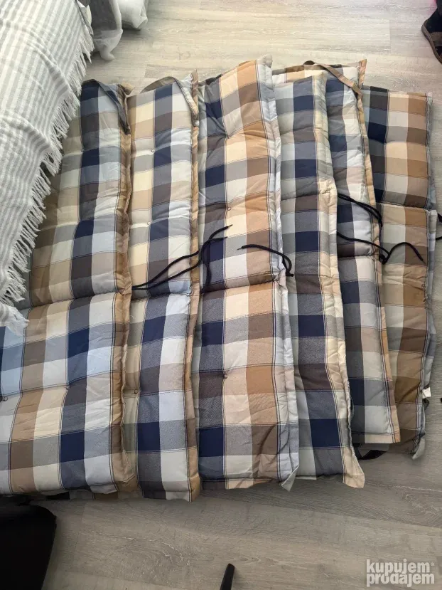 Podmetaci/jastuci za stolice br.8, 6 komada, uvoz CH - KupujemProdajem