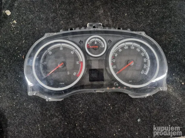 Km sat Instrument tabla Opel Corsa D 1.3cdti - KupujemProdajem