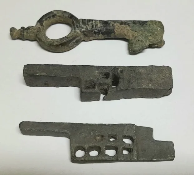 Rare Roman key and 2 roman lock mechanisms - KupujemProdajem