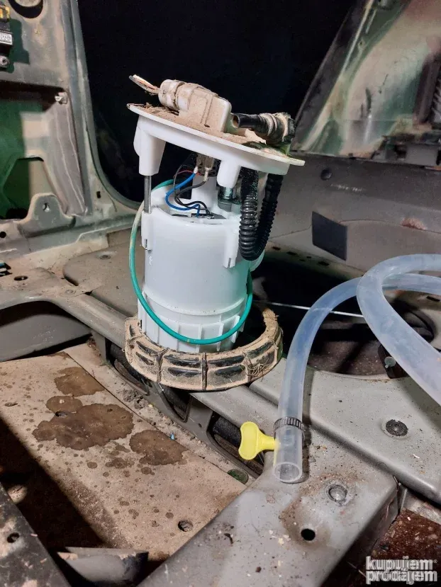 Pumpa za gorivo Renault senic 1 1.6 - KupujemProdajem