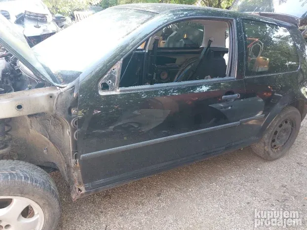 Leva vrata crna LC9Z golf 4 troja vrata - KupujemProdajem