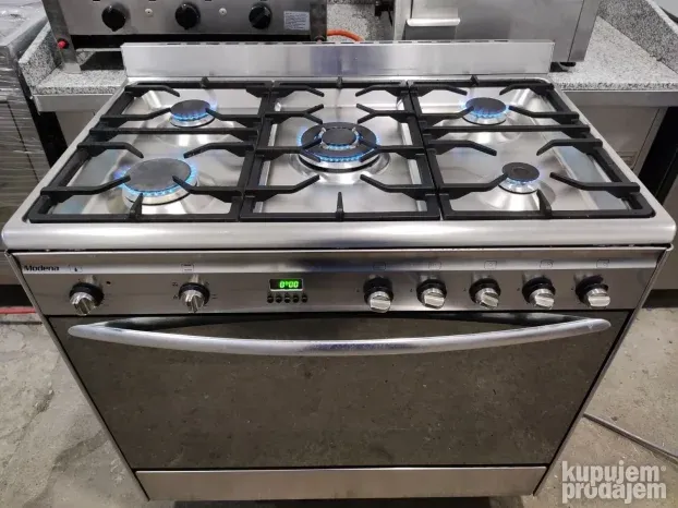 Profesionalni sporet na plin sa OGROMNOM TURBO RERNOM - KupujemProdajem