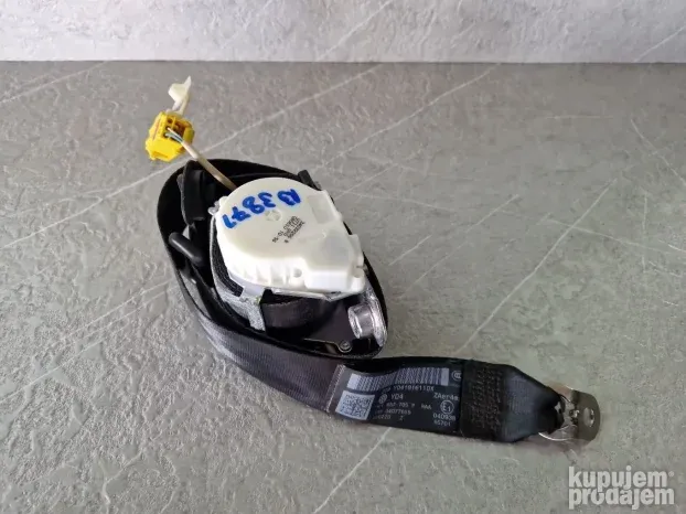 VW Passat CC Prednji levi pojas 3C1857705B - KupujemProdajem