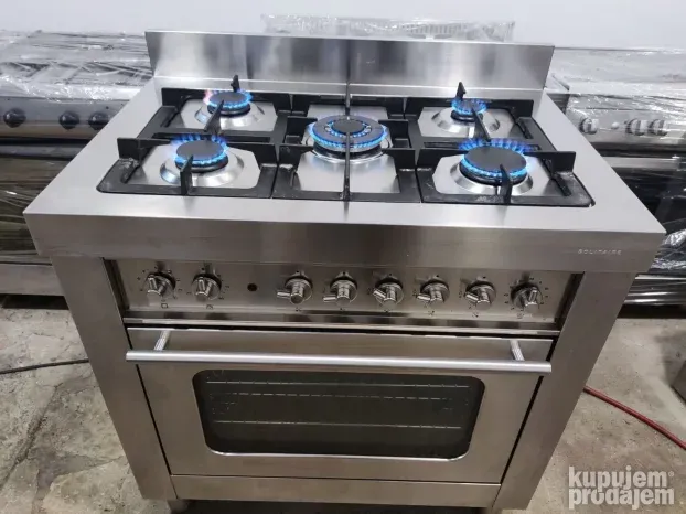 Profesionalni sporet na plin sa 5 gorionika i ogromnom rerno ...