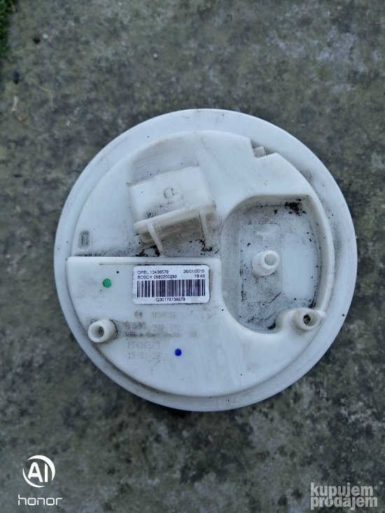 Pumpa goriva u rezervoaru Opel Corsa E - KupujemProdajem