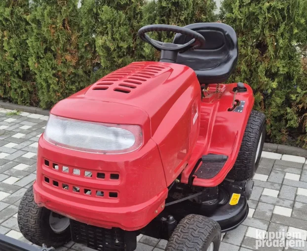 Traktor MTD besprekoran top stanje briggs 13 konja dva noža ...