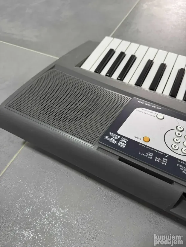 Yamaha EZ-200 Električna klavijatura sa osvetljenim dirkama ...