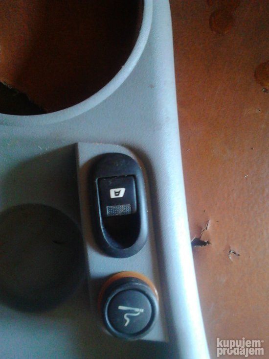 Prekidac podizaca stakla za C3 - KupujemProdajem
