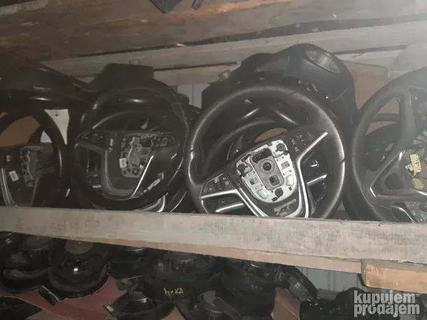 Opel insignija volan multi kozni vise komada - KupujemProdajem