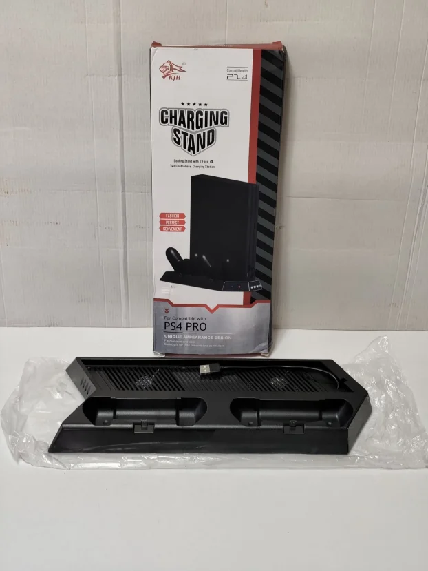 PS4 Pro 1TB + Punjač USB Kuler+2 Džoja +9 Igre HDD+3 Igre CD ...
