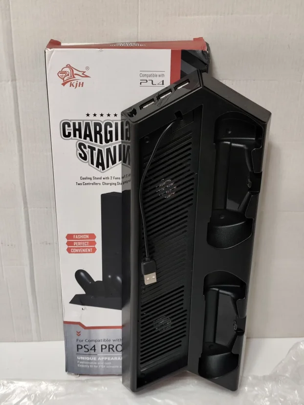 PS4 Pro 1TB + Punjač USB Kuler+2 Džoja +9 Igre HDD+3 Igre CD ...