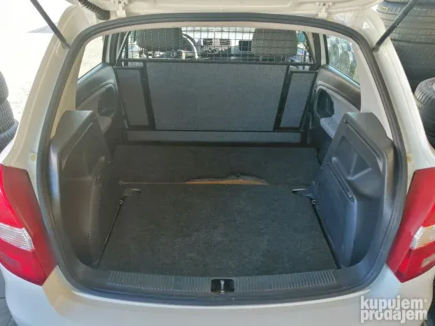 Zastitna resetka i pod - ŠKODA FABIA VAN 2007-2015 - KupujemProdajem