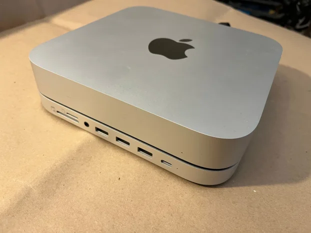 Apple Mac Mini M1 8GB 256GB + Satechi dock + 1TB SSD - KupujemProdajem