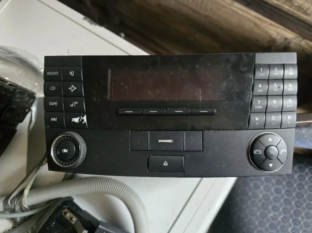 W211 radio kasetofon mercedes - KupujemProdajem