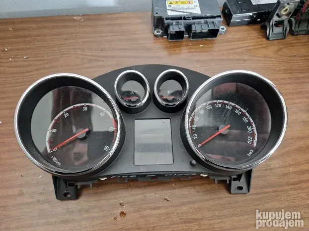 Km sat Instrument tabla Opel Meriva B - KupujemProdajem