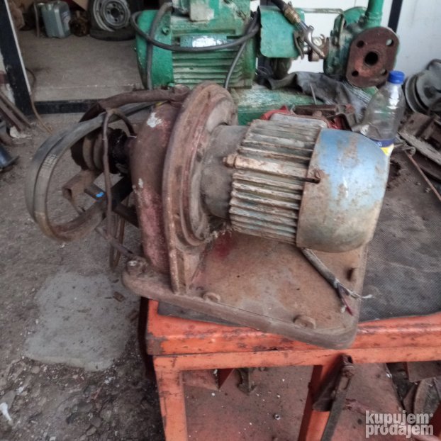 Trofazni motor sa reduktorom - KupujemProdajem
