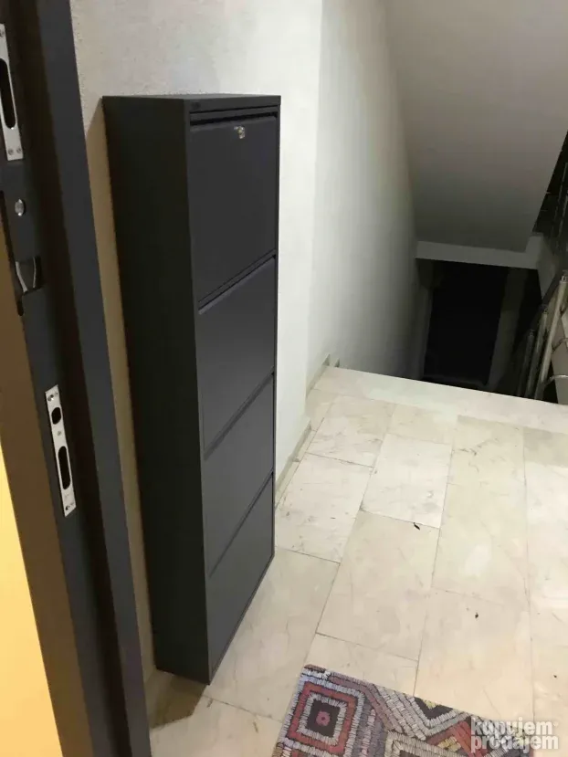 Metalni cipelarnik novo - KupujemProdajem