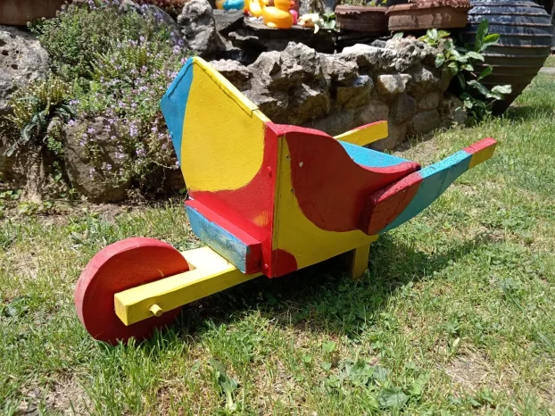 Stalak za cveće za etno kuće - KupujemProdajem
