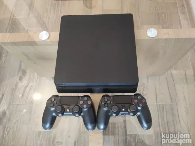 PS4 Slim konzola 500 gb Ps4 -Fortnite, Rocket - KupujemProdajem