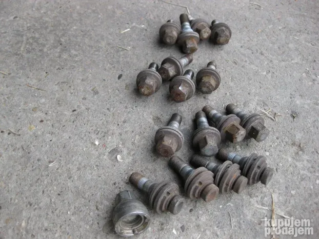 Pezo 308 srafovi za alu felne sa 4 sigurnosna srafa,polovno ...