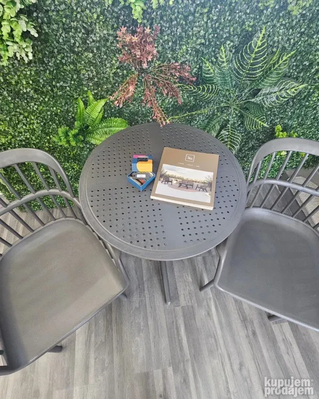 Bastenski set sto I dve stolice - KupujemProdajem