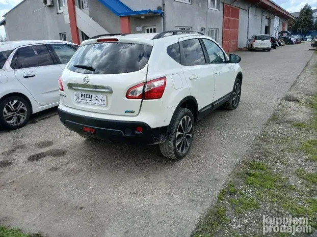 Zadnja desna vrata staklo lajsna Nissan Qasqai Nisan Kaskai ...