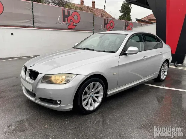 BMW E90 E91 E92 E93 Diskovi Zadnji Sa Pločicama Kao Novi - KupujemProdajem