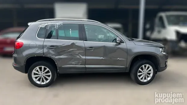 Centralna Konzola Vw Tiguan > 11-15 5K0907044HBZJU - KupujemProdajem
