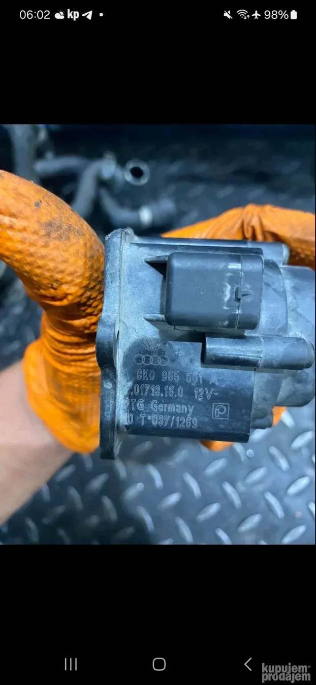 Audi a4 a5 a6 q5 Pomocna pumpa vode audi vw 8k0965561a - KupujemProdajem