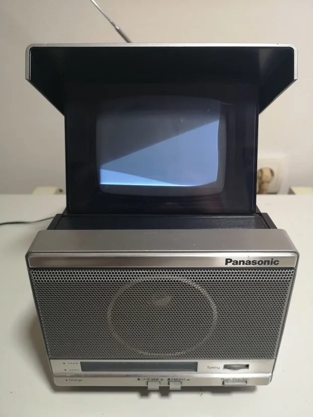 Panasonic TR-5100P 5 inca / FM Radio - KupujemProdajem