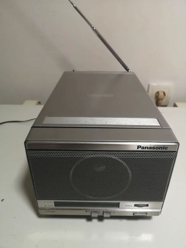 Panasonic TR-5100P 5 inca / FM Radio - KupujemProdajem