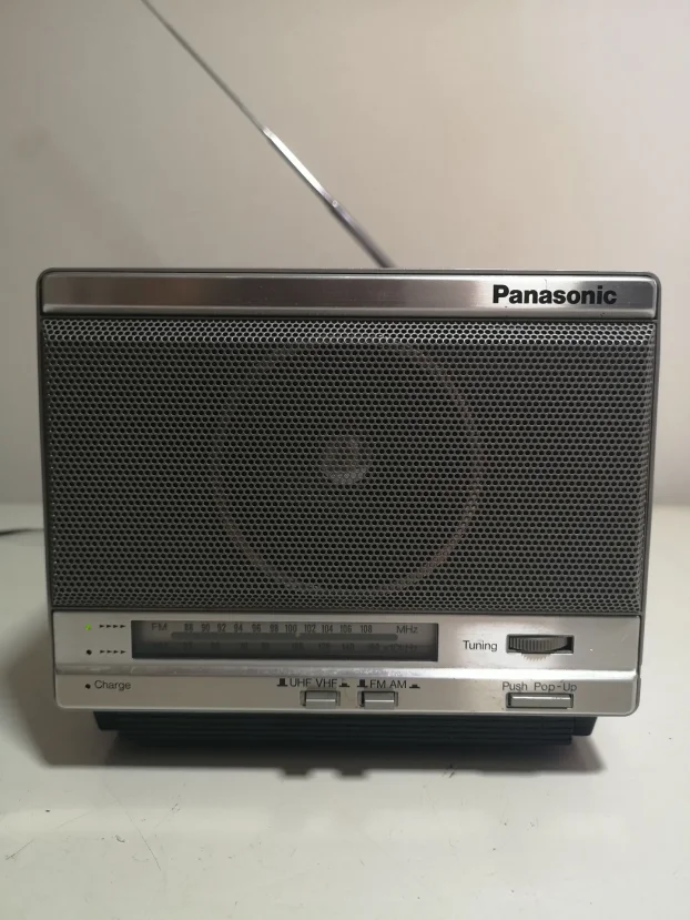 Panasonic TR-5100P 5 inca / FM Radio - KupujemProdajem