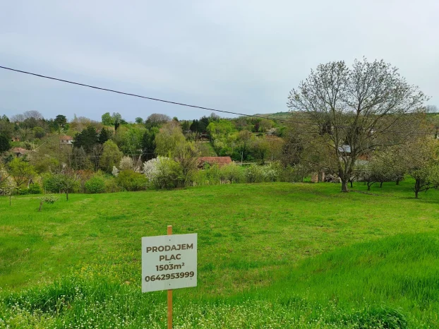 Plac i zemljište na prodaju - Atraktivan Plac u Zanošu - 8km od centra ...