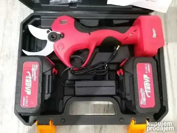 Aku makaze za rezanje voca Milvoki - KupujemProdajem