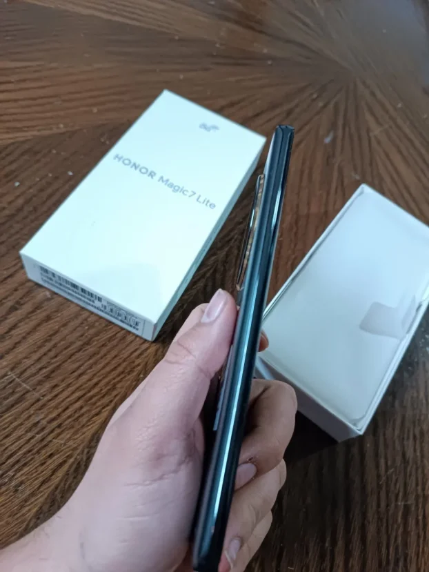 Honor Magic 7 lite 8/512gb Snapdragon verzija - KupujemProdajem