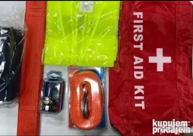Obavezna oprema set za auto - KupujemProdajem