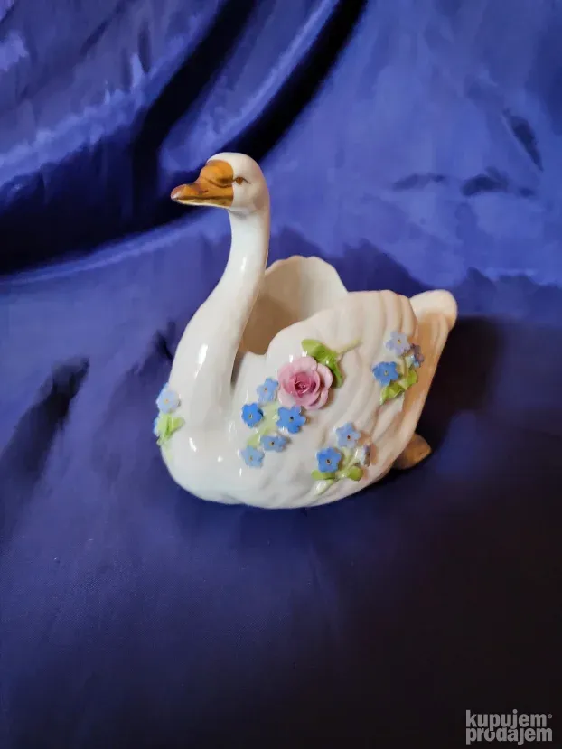 Porcelanska nova figura labud 1967g. V.Schierholz Nemacka. - KupujemProdajem