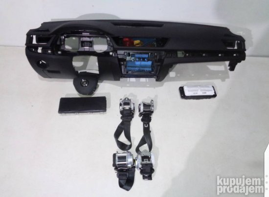 Tabla Skoda Superb 3 tabla za superba 3 pojasevi airbegovi - KupujemProdajem