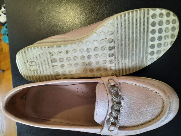 Prelepe roze cipele br.38 kao nove - KupujemProdajem