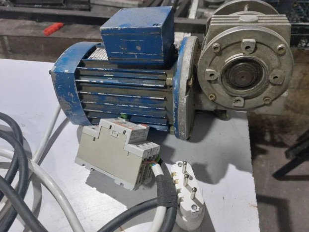 Motor sa reduktor - KupujemProdajem