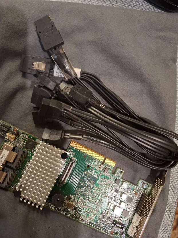LSI Logic Megaraid Eight-Port 6Gb/s PCI Express 3.0 SATA+SAS ...