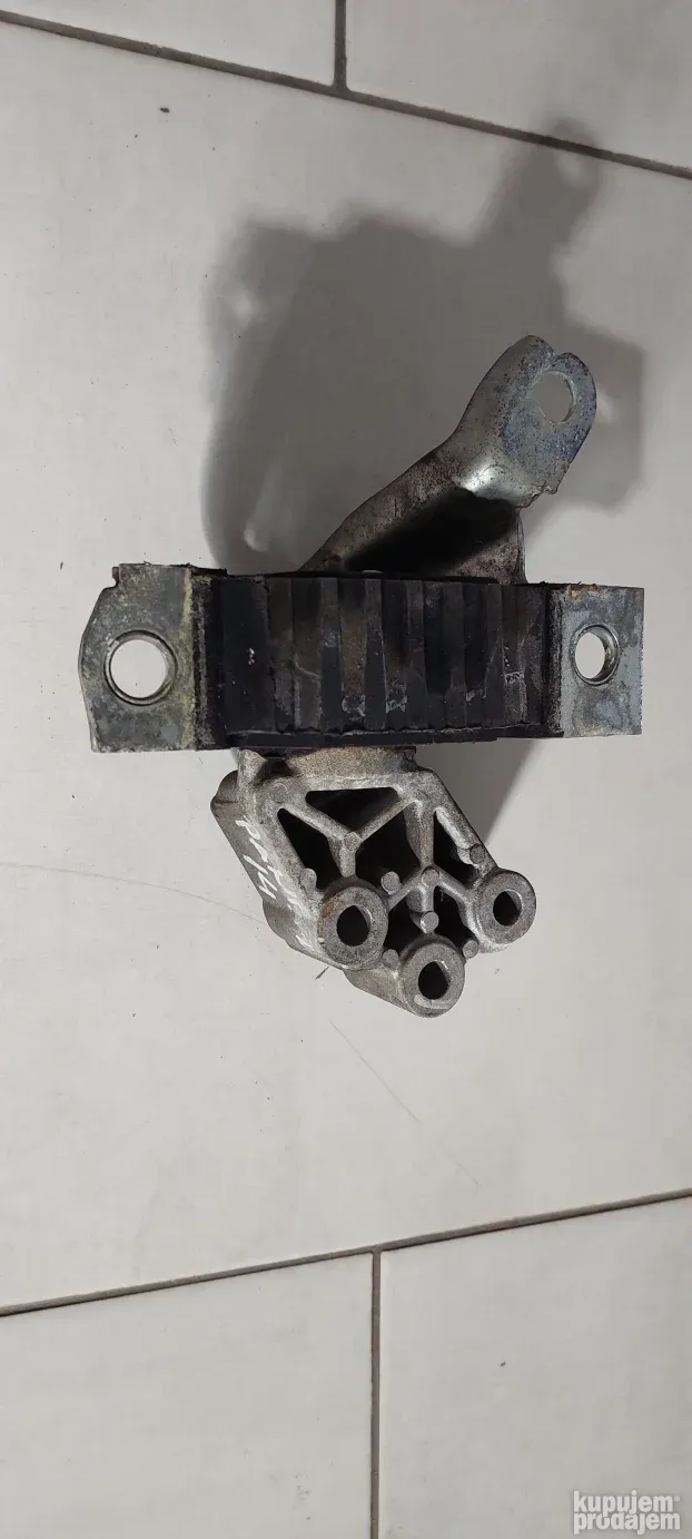 Desni nosac motora Fiat Panda - KupujemProdajem