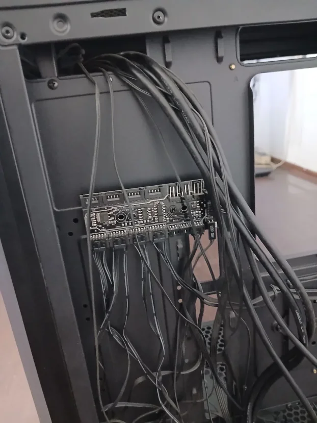 Prazno polovno kućište MS Armor V710 - KupujemProdajem