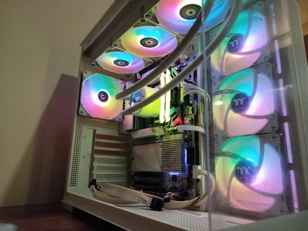 Ryzen 9 9950X3D+B650E+32gb (Vrhunski game PC-snizenje) - KupujemProdajem