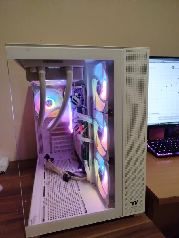 Ryzen 9 9950X3D+B650E+32gb (Vrhunski game PC-snizenje) - KupujemProdajem