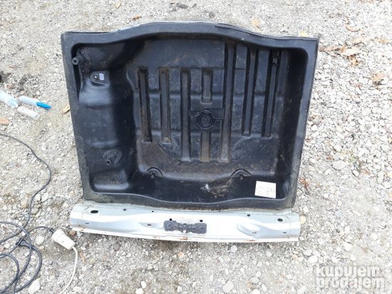 Bunker rezervnog tocka za Passat B6 Pasat - KupujemProdajem