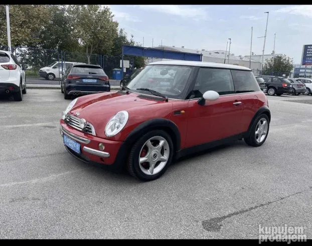 Mini cooper mini one delovi R50 R56 R52 - KupujemProdajem