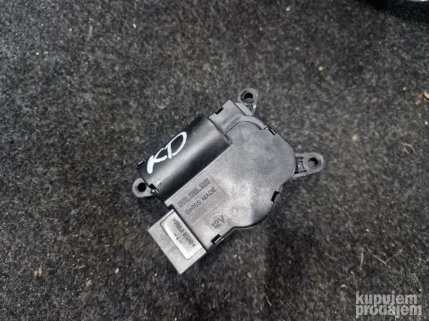 Motor klapne ventilacije Opel Corsa D - KupujemProdajem